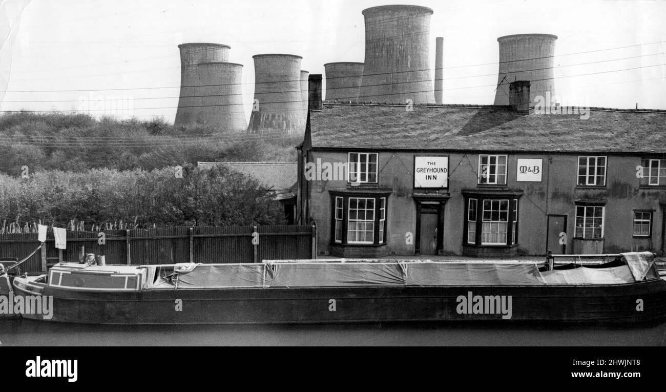 The Greyhound pub at Hawkesbury Junction, Sutton Stop, Coventry.21st ...