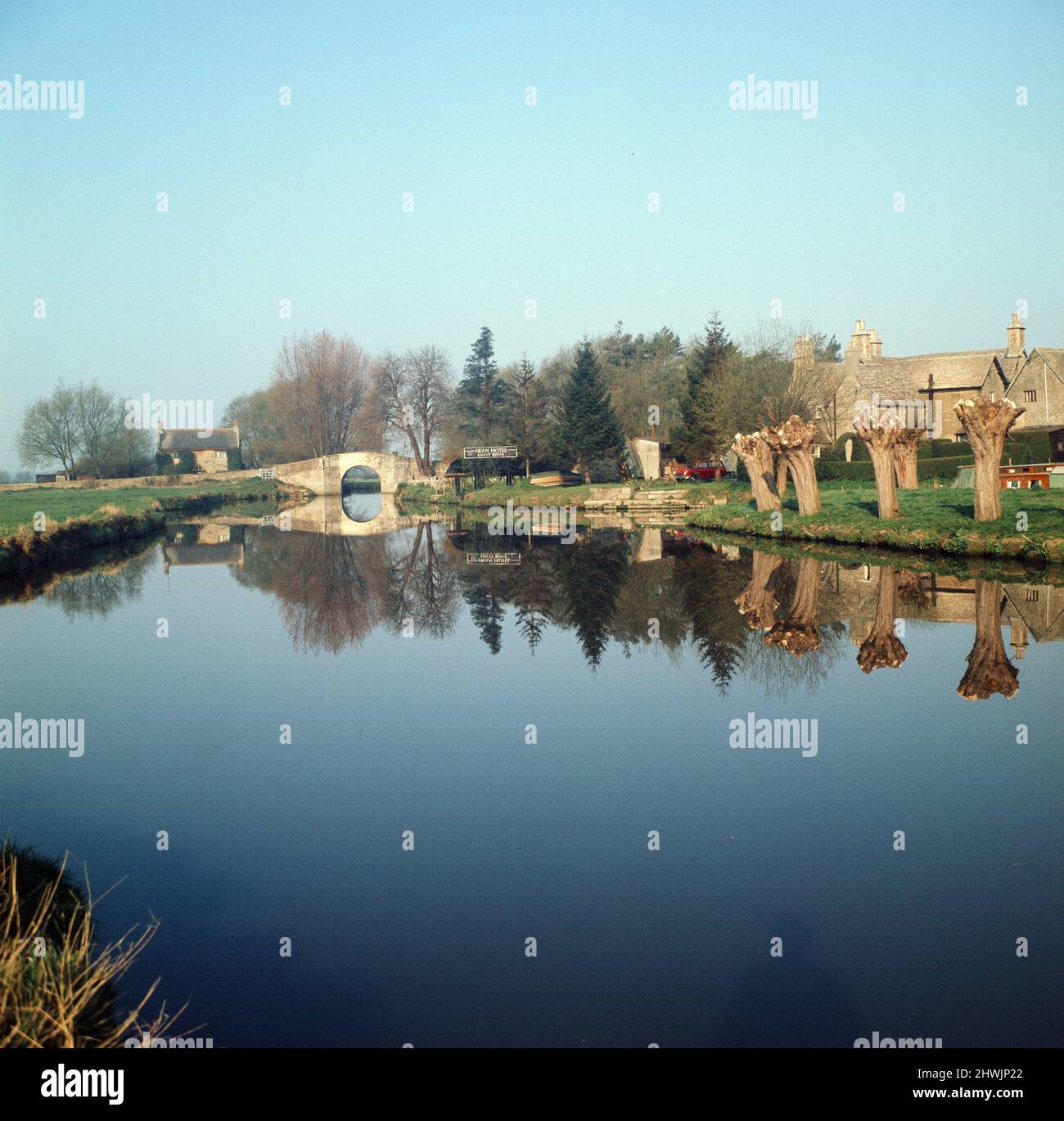 Radcot thames hi-res stock photography and images - Alamy