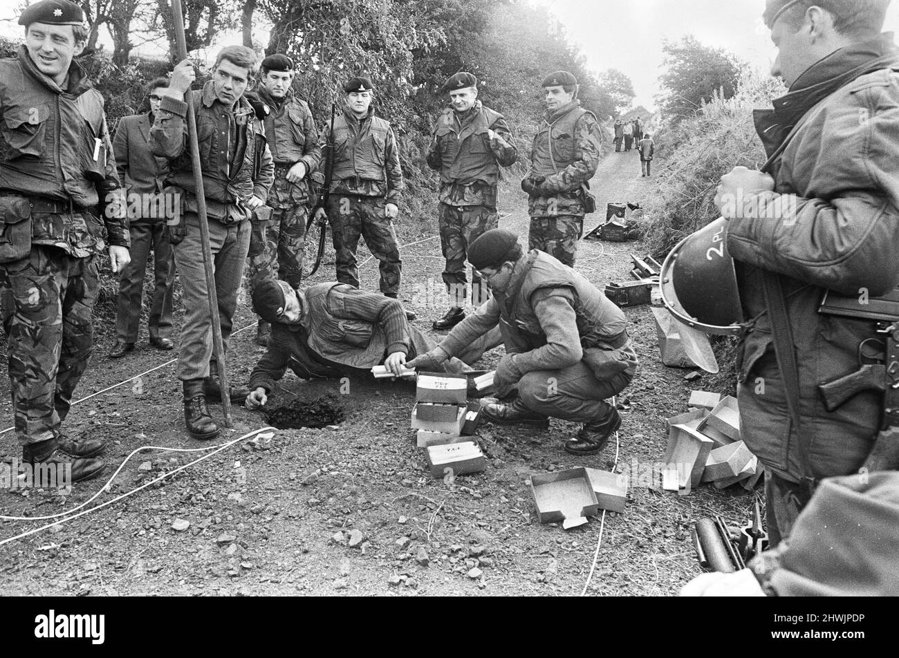 Northern ireland border 1970s Black and White Stock Photos & Images - Alamy