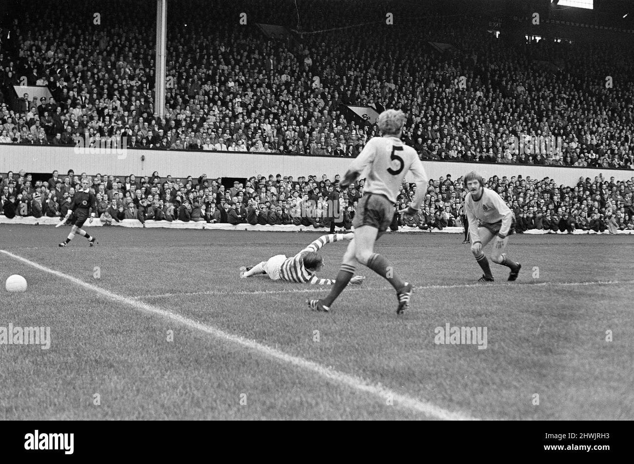 Partick thistle player hi-res stock photography and images - Alamy
