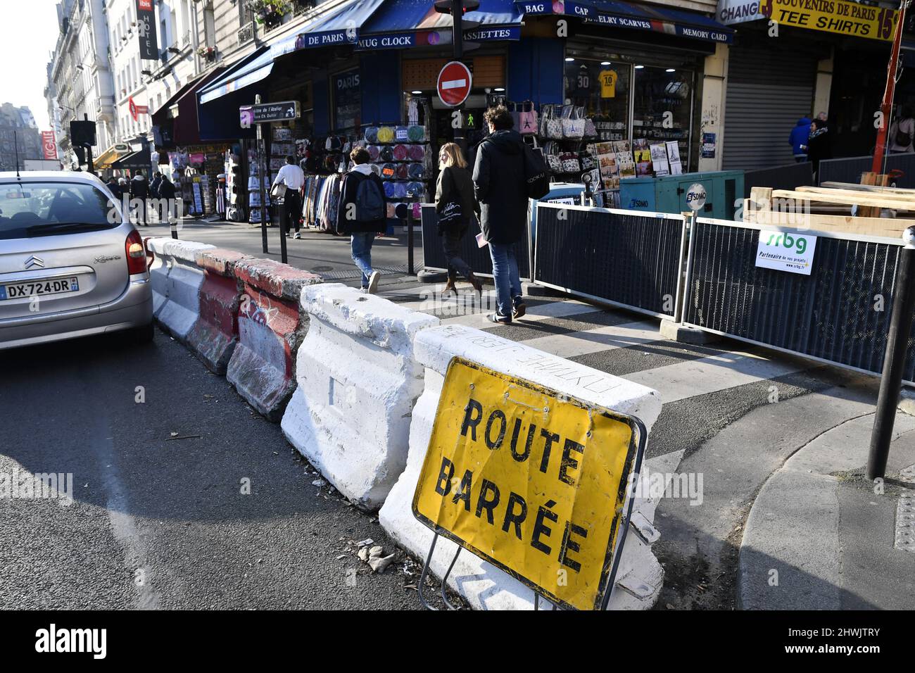 Saccage paris hi-res stock photography and images - Alamy