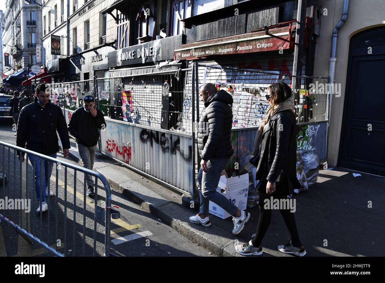 Saccage Paris - Paris 18ème - France Stock Photo - Alamy