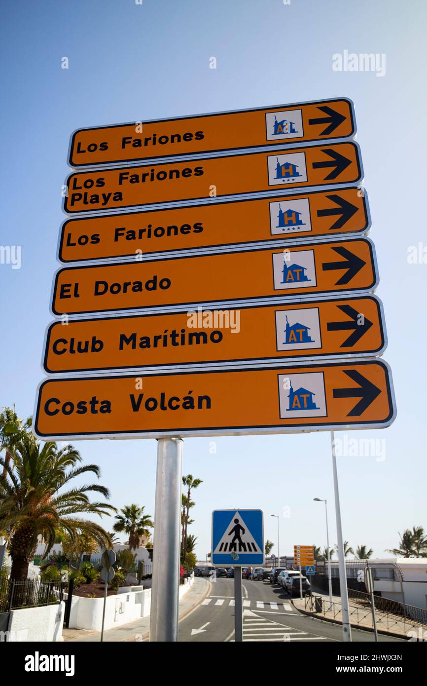 Tourism signs hi-res stock photography and images - Alamy