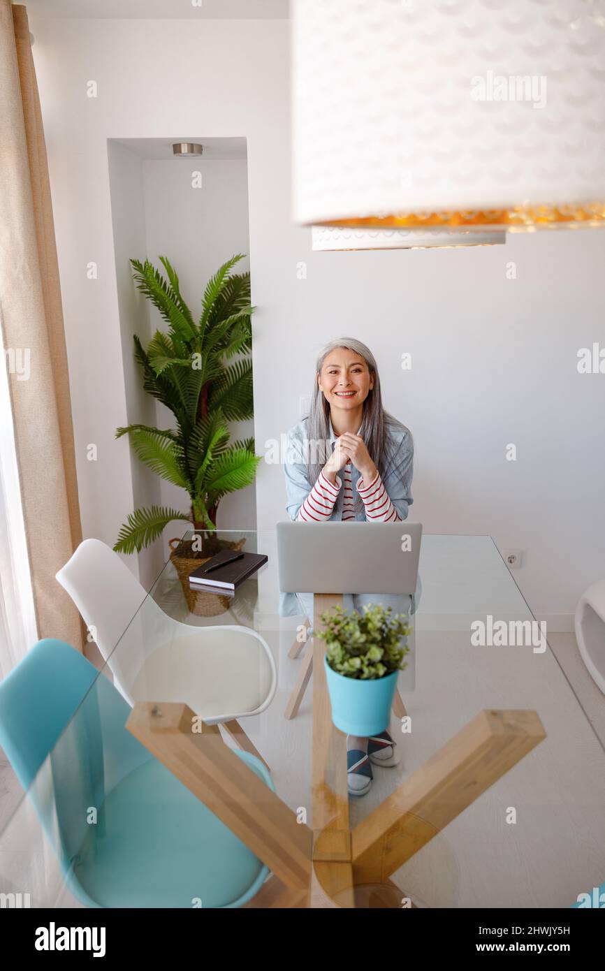 Joyful table hi-res stock photography and images - Alamy