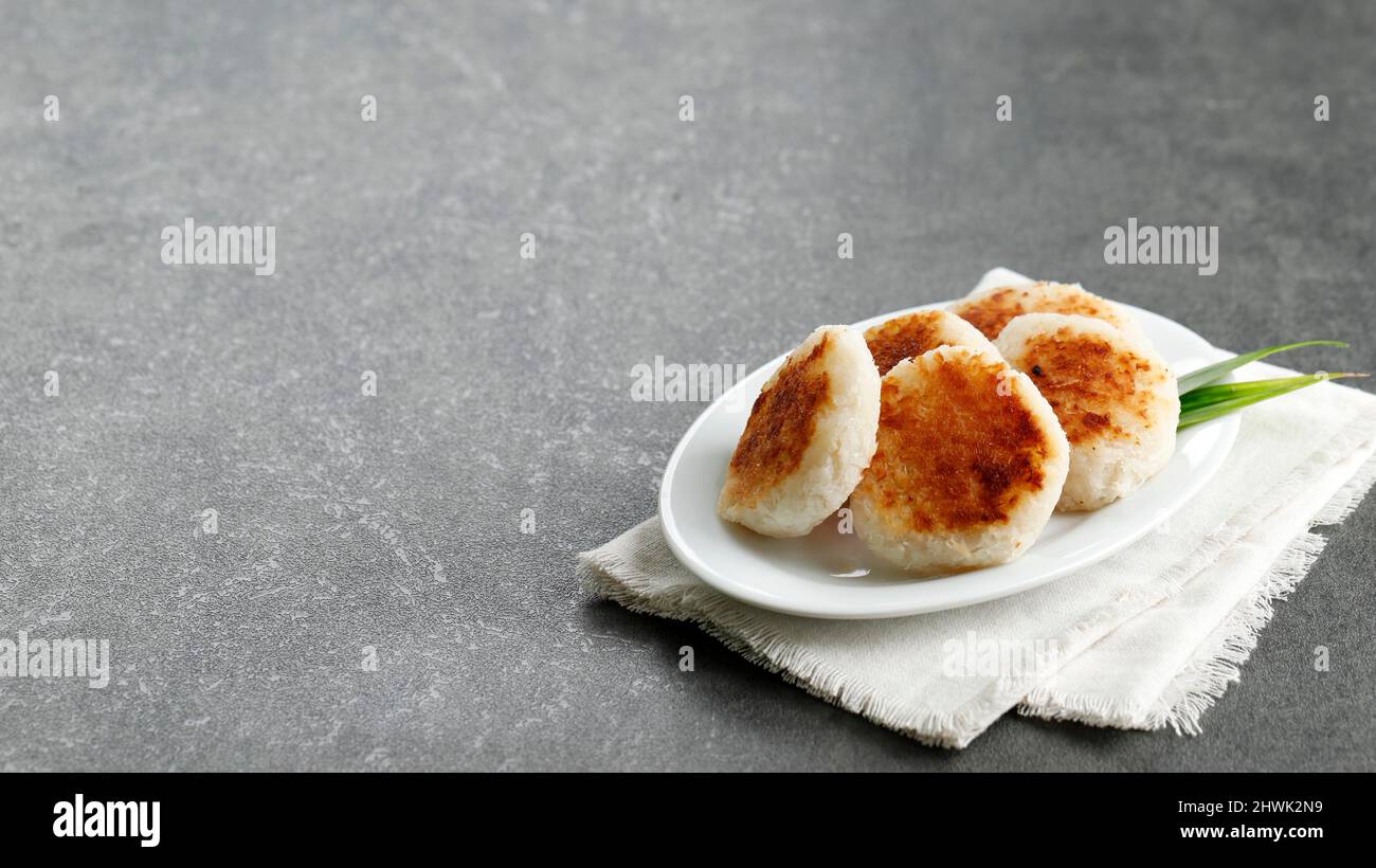 Wingko or Wingko Babat Indonesian Hotteok, Traditional Indonesian Food ...