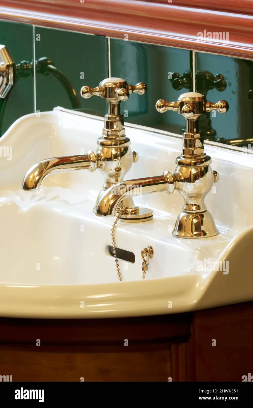 Tapsin Logo New Luxury Hotel Vintage Brass Gold Plated Pillar Taps In