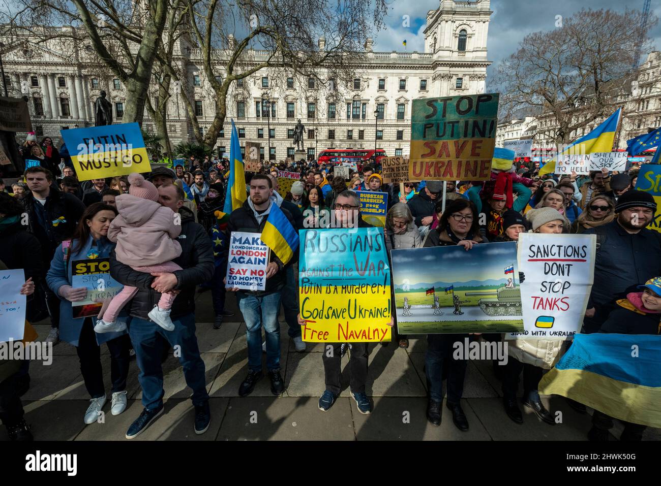 London, UK. 6 March 2022. Demonstrators show solidarity with the people ...