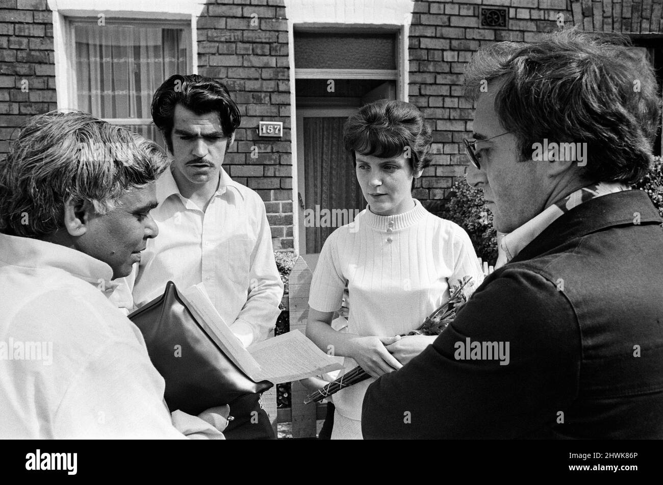 Peter Sellers and Swami Vishnu on a Peace Mission in Belfast. Peter ...