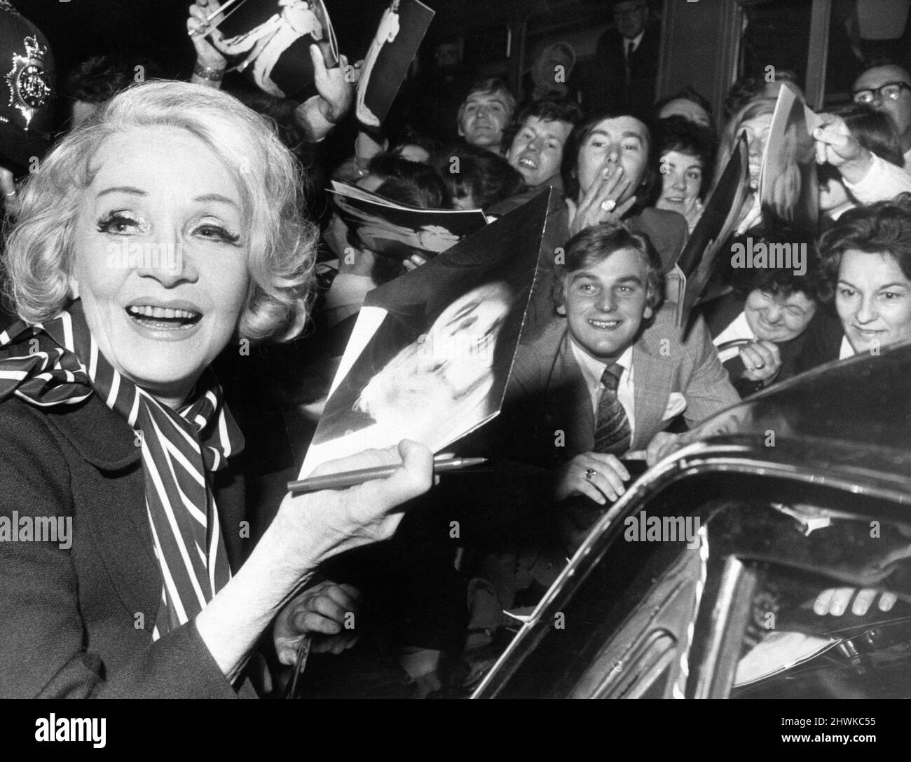 Marlene dietrich 1973 hi-res stock photography and images - Alamy