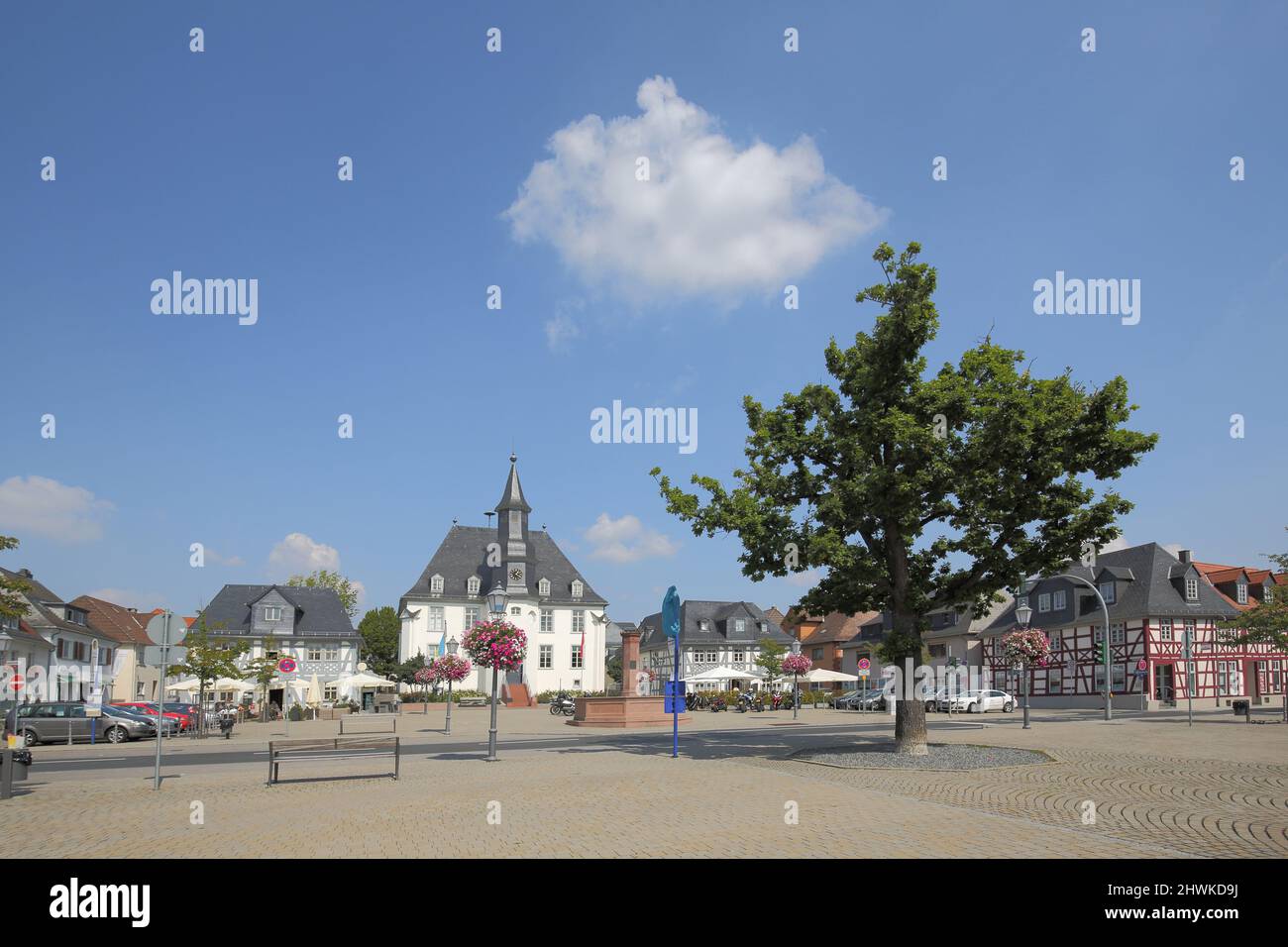 Old Market Square with Baroque Huguenot Church, built 1700-1705, in ...
