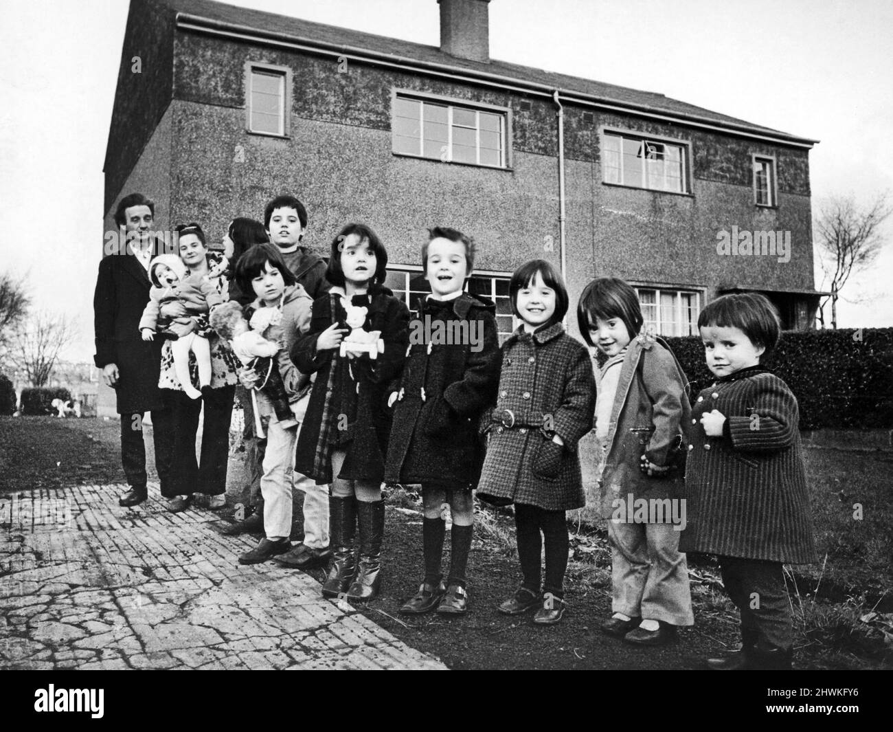 Fire at Maryhill Road Glasgow. Fire breaks out in an unoccupied ...