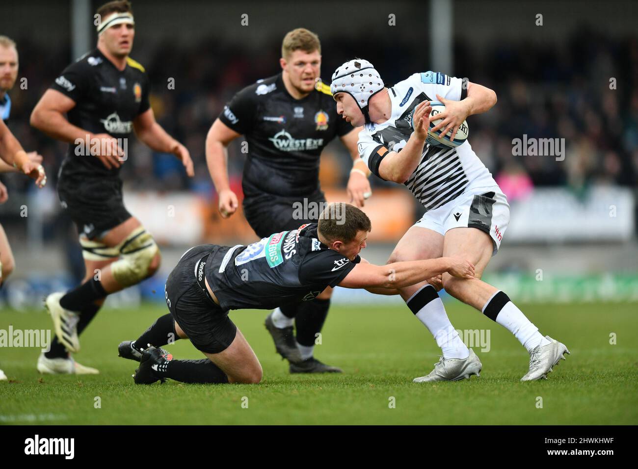 Exeter, Devon, UK. 6th March, 2022. Joe Simmonds of Exeter Chiefs tries ...