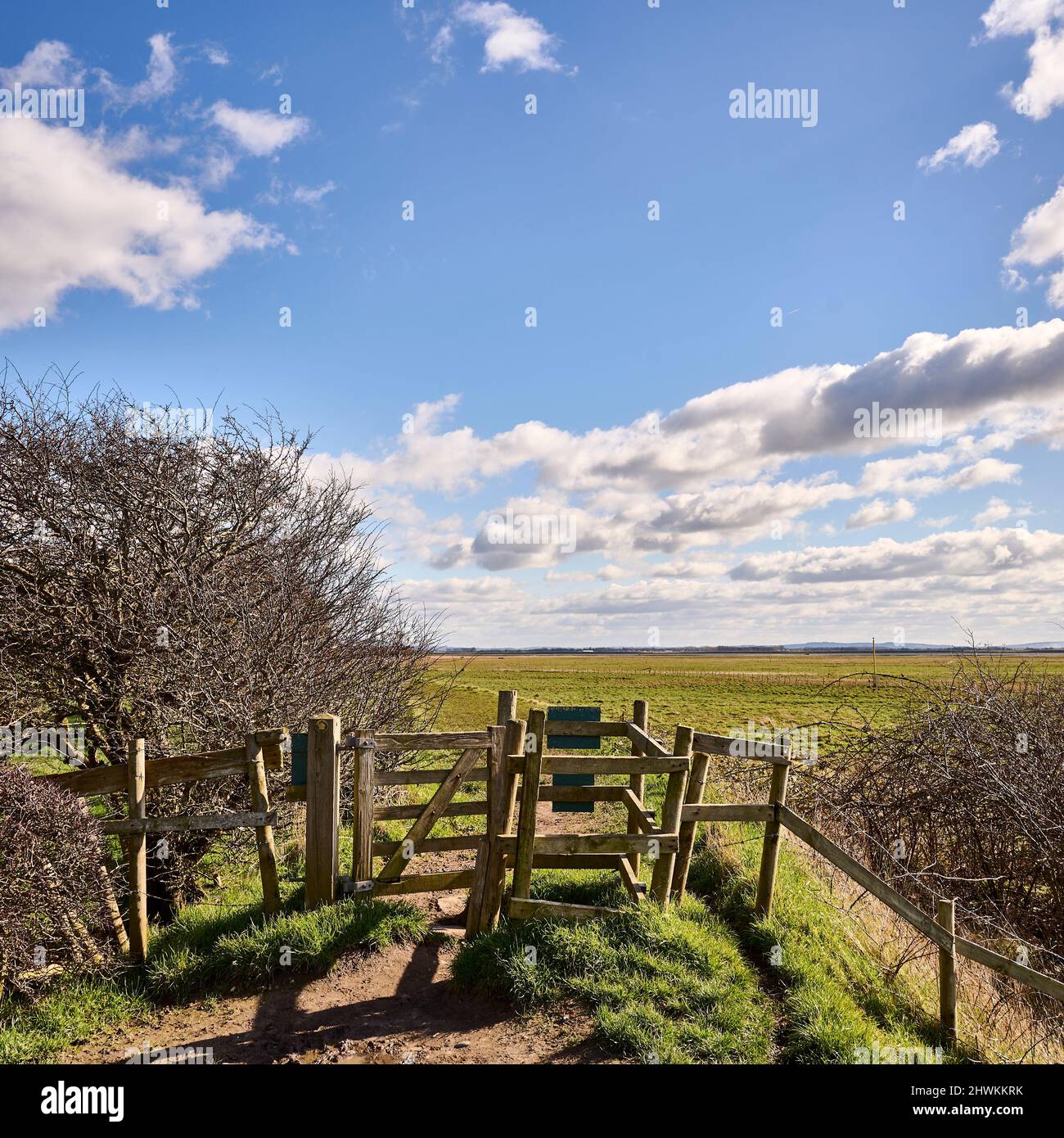 Wood flood gate hi-res stock photography and images - Alamy