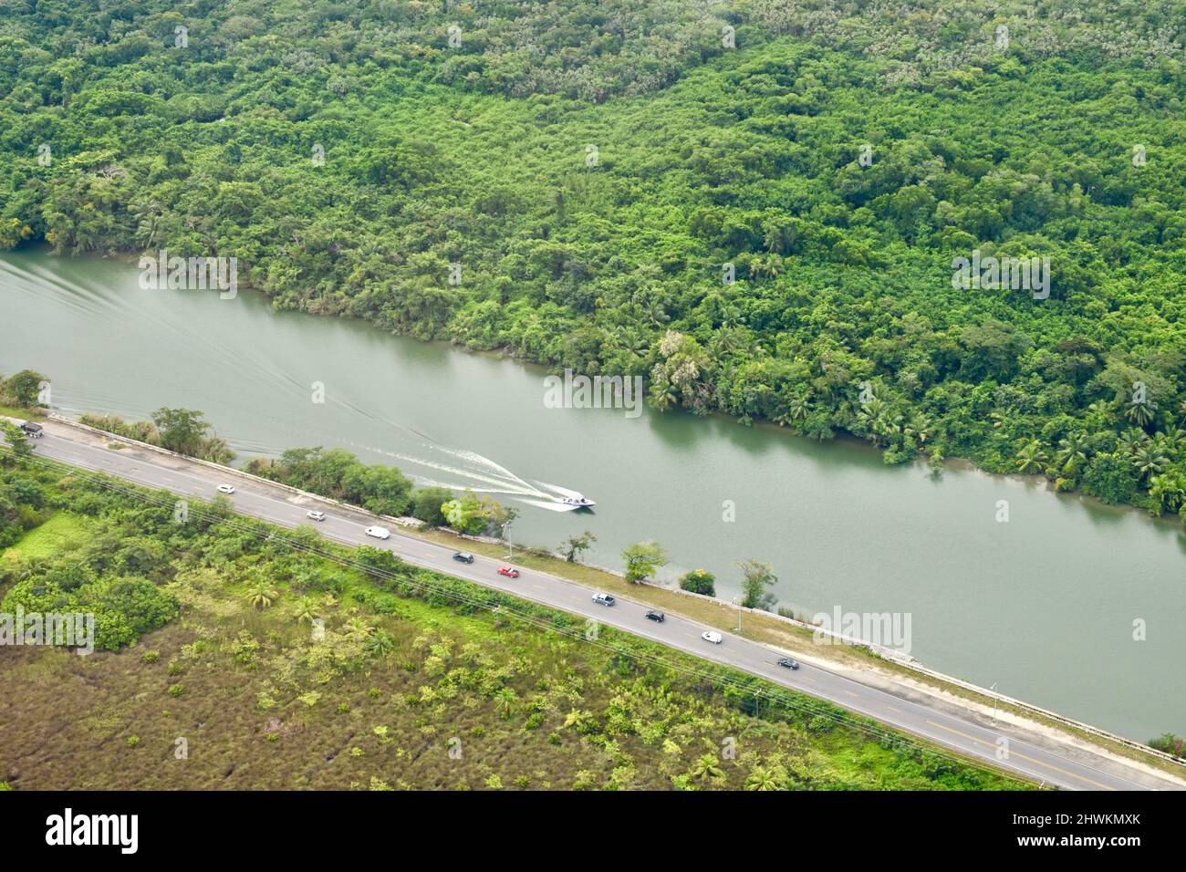 Belize aerial boat hi-res stock photography and images - Alamy