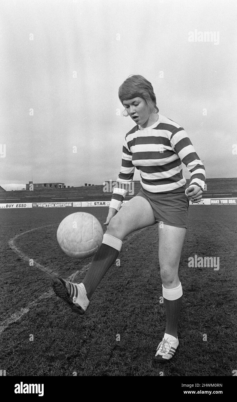 Rose Reilly, 16 from East Ayrshire Scotland, talented football player ...
