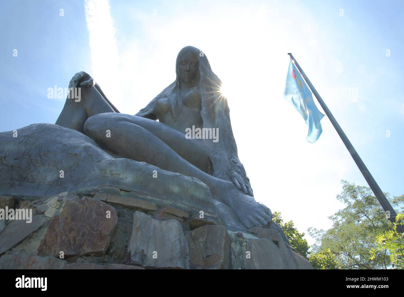 Loreley statue by Natascha Alexandrova,1983, near St. Goarshausen ...