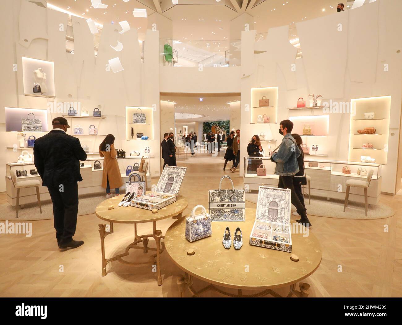 THE DIOR FLAGSHIP OPENS IN PARIS AVENUE MONTAIGNE Stock Photo - Alamy