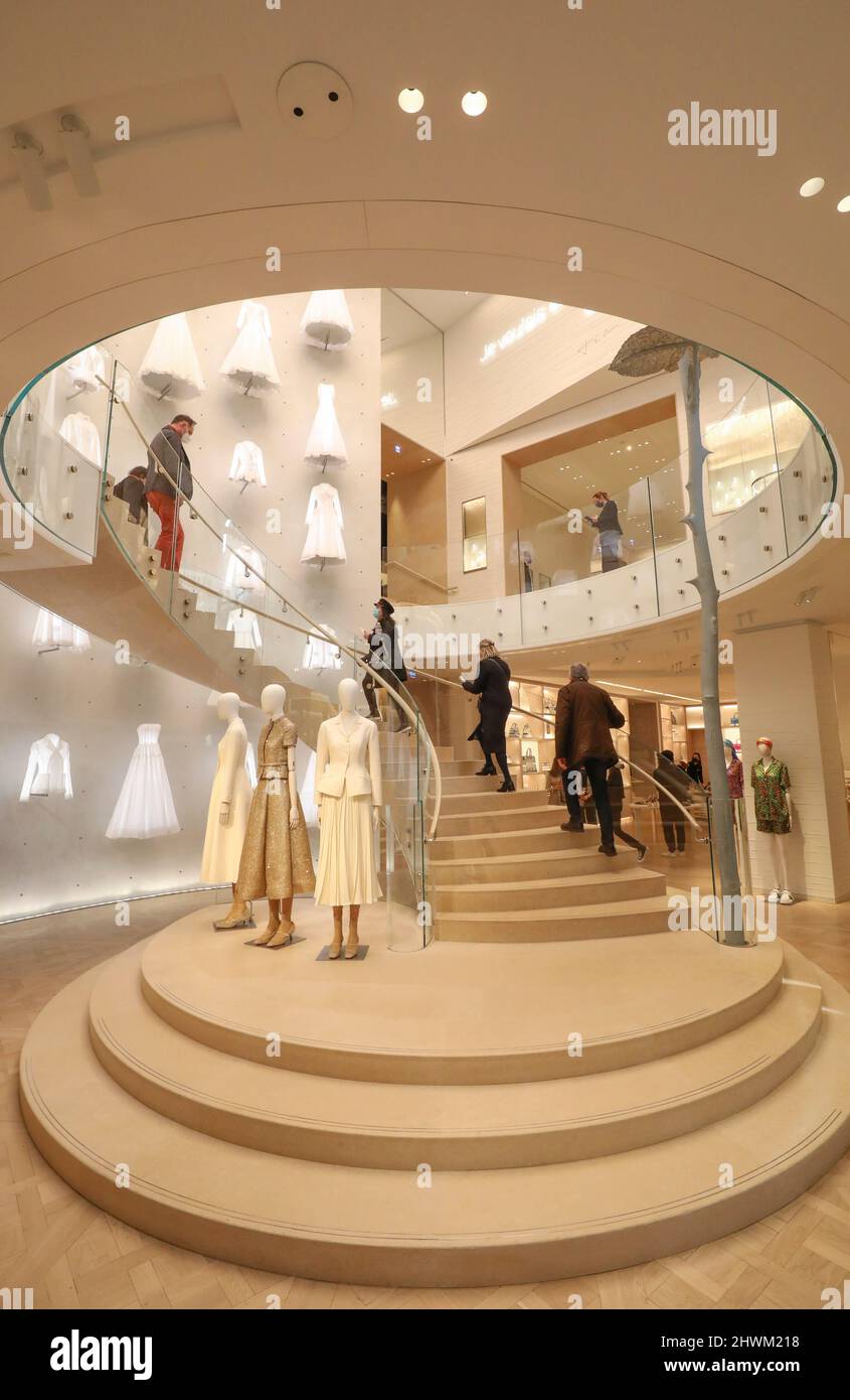 THE DIOR FLAGSHIP OPENS IN PARIS AVENUE MONTAIGNE Stock Photo - Alamy