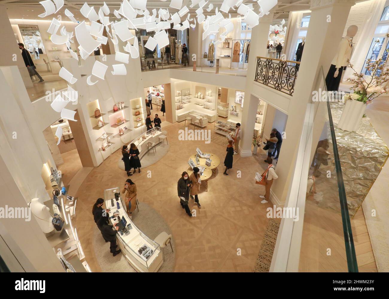 THE DIOR FLAGSHIP OPENS IN PARIS AVENUE MONTAIGNE Stock Photo - Alamy