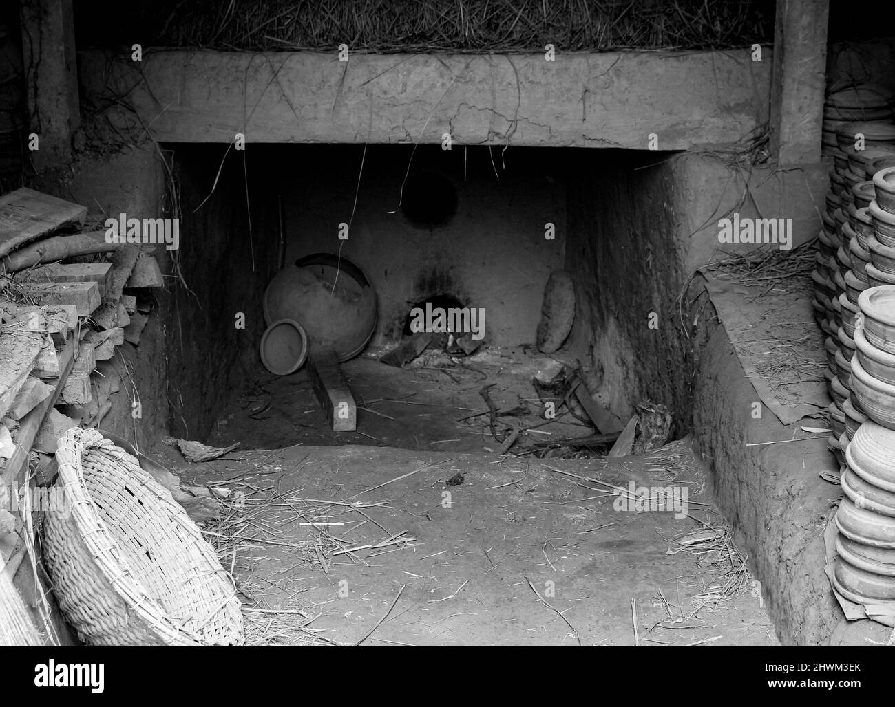 Best pottery work by woman,pottery making With clay Stock Photo - Alamy