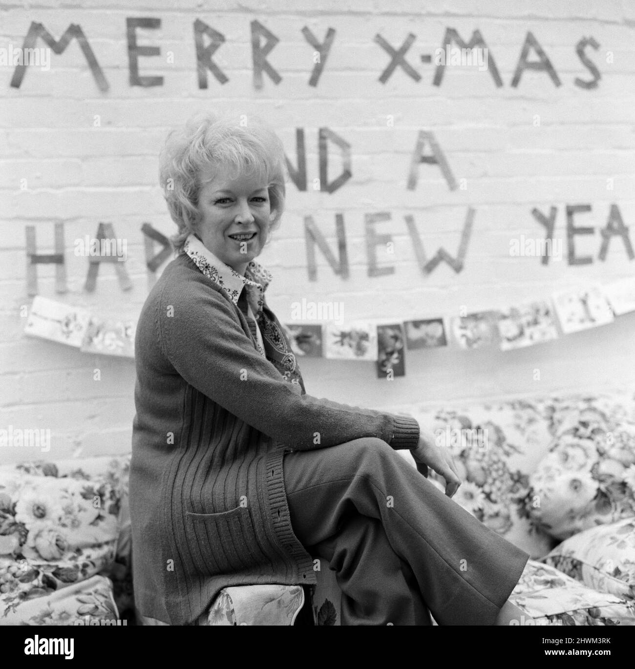 Actress June Whitfield pictured at her home. 16th December 1971 Stock ...