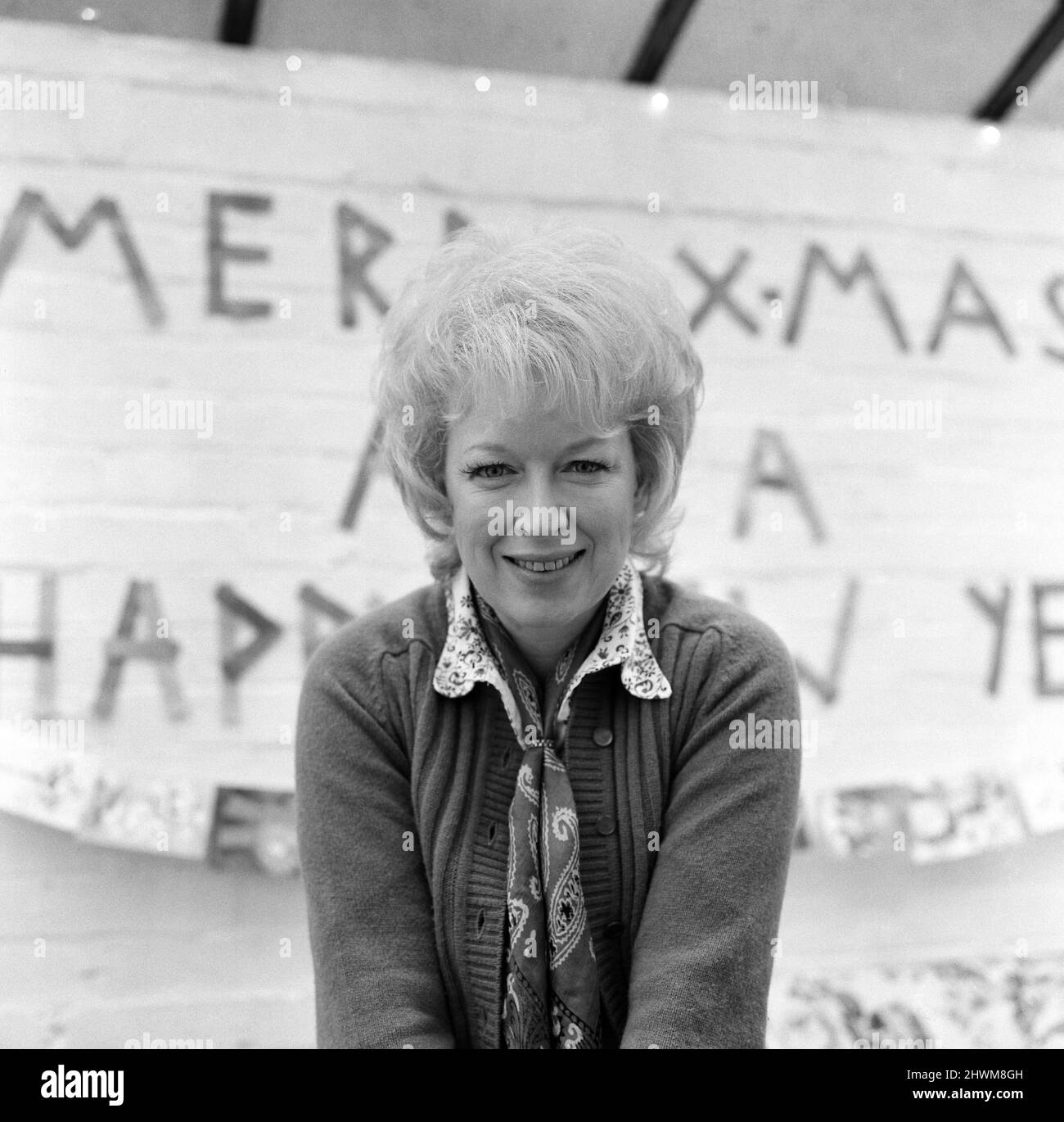 Actress June Whitfield pictured at her home. 16th December 1971 Stock ...