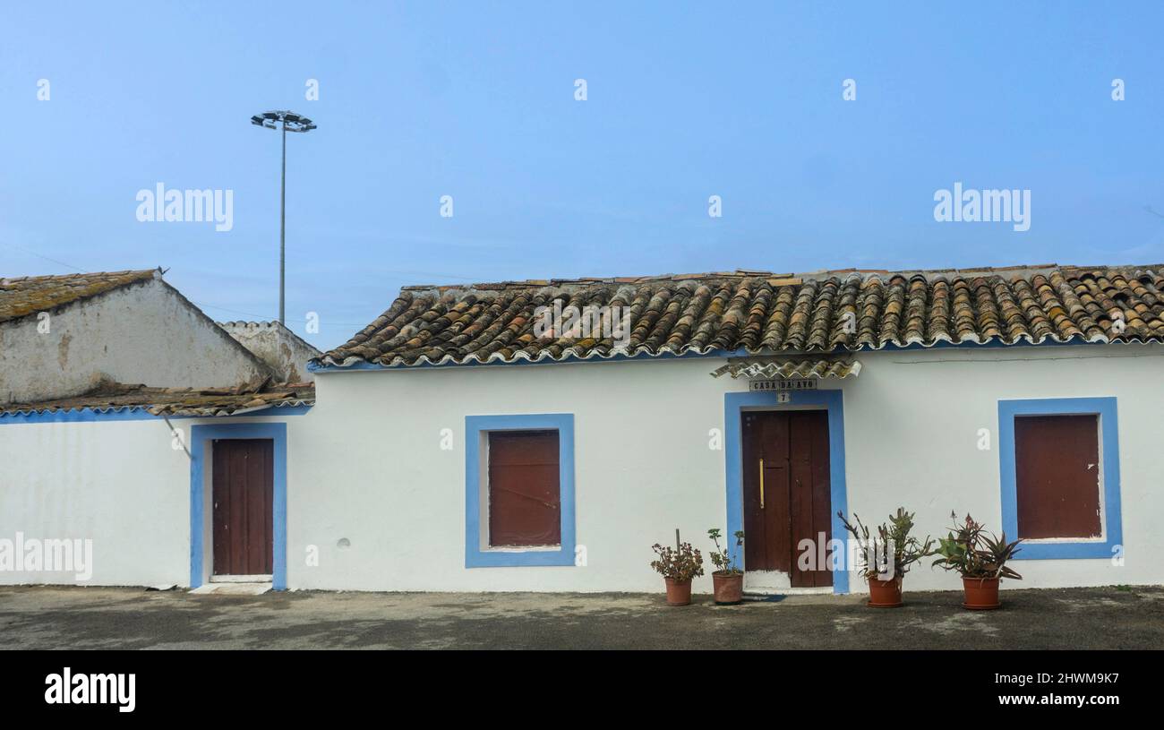 Traditional portuguese housing hi-res stock photography and images - Alamy
