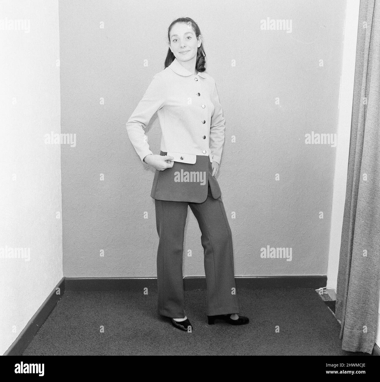 1971 Fashion, Studio Pix posed by model, 10th January 1971 Stock Photo ...