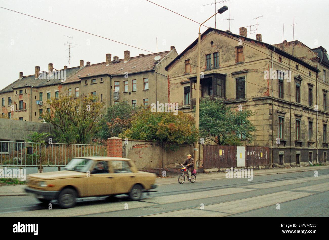 90s building hi-res stock photography and images - Alamy