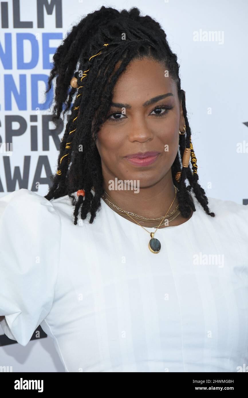 Kelley Robins arrives at the 2022 Film Independent Spirit Awards held ...