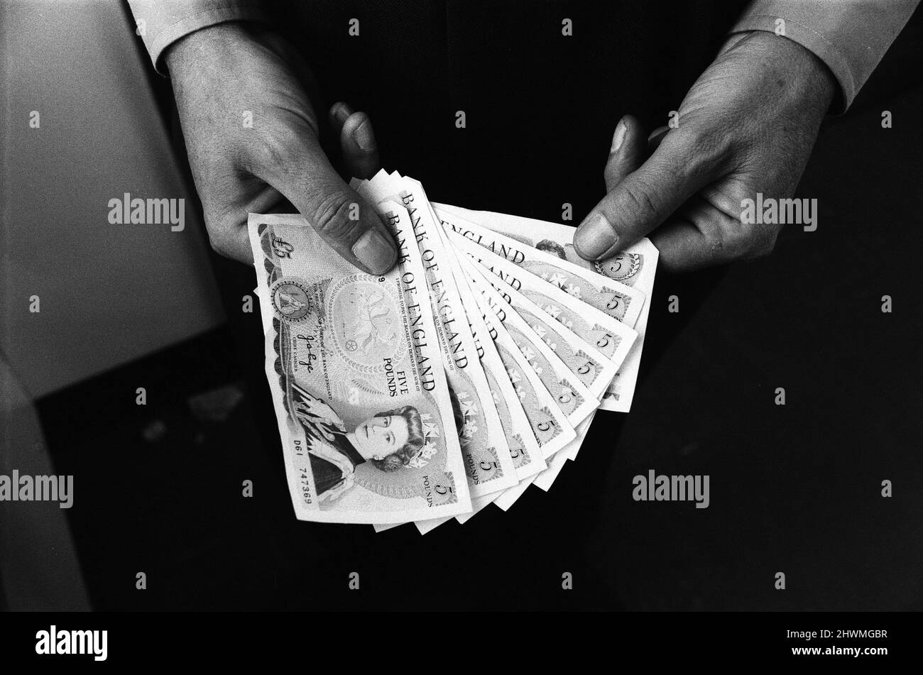 Five notes Black and White Stock Photos & Images - Alamy