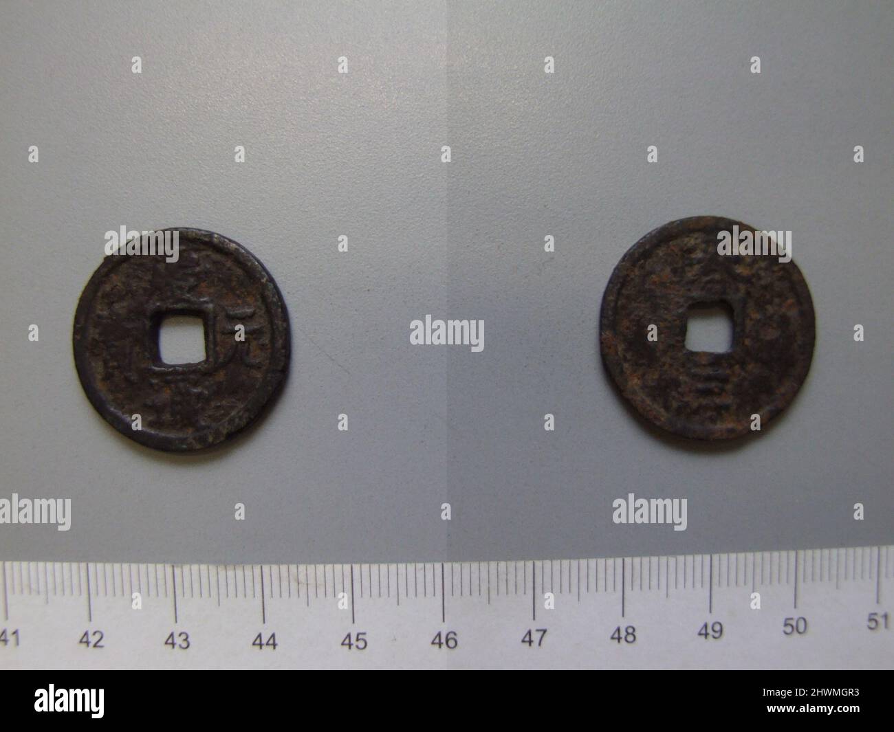 Chinese coins string hi-res stock photography and images - Alamy
