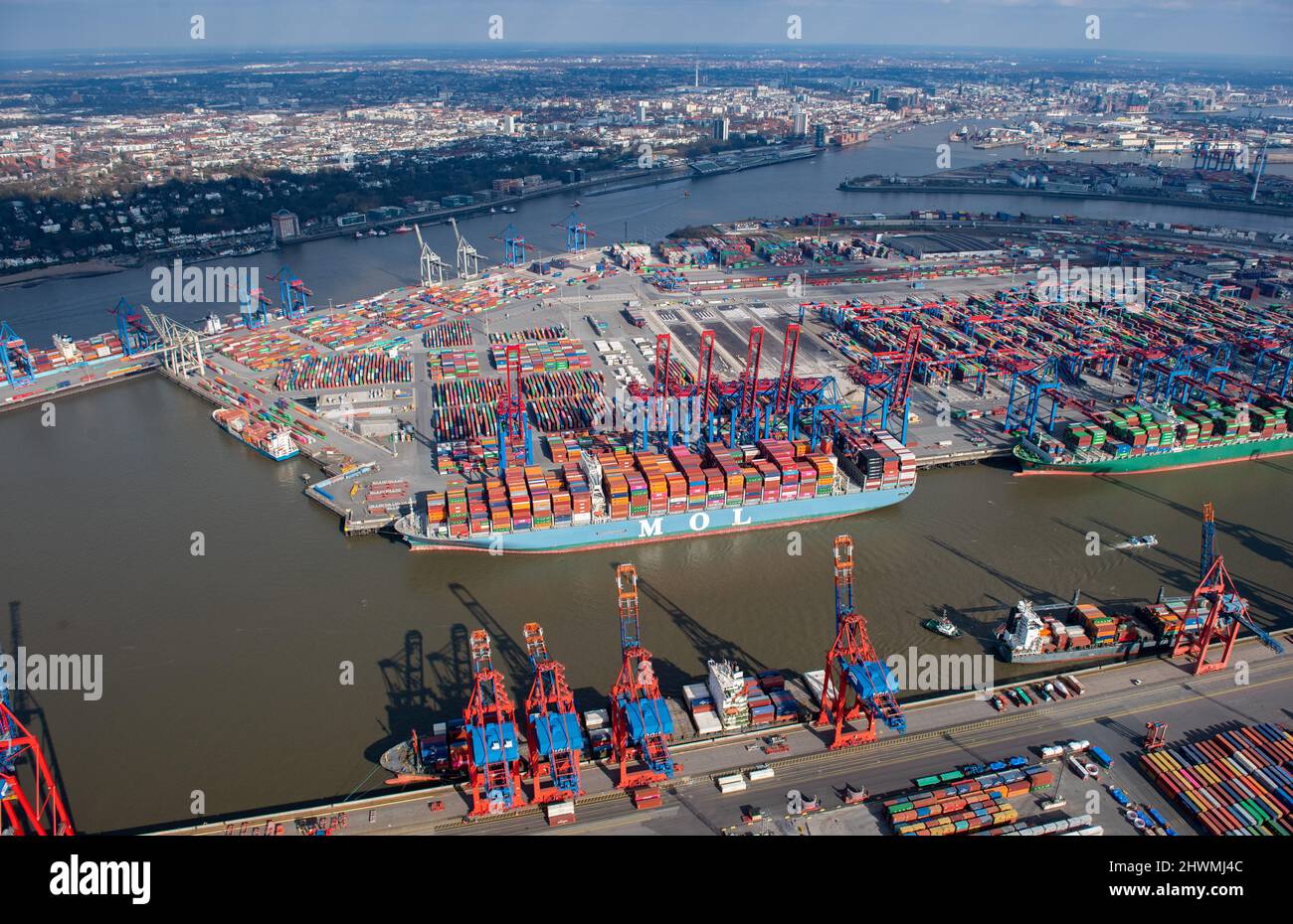 Hamburg, Germany. 05th Mar, 2022. The aerial view shows numerous ...