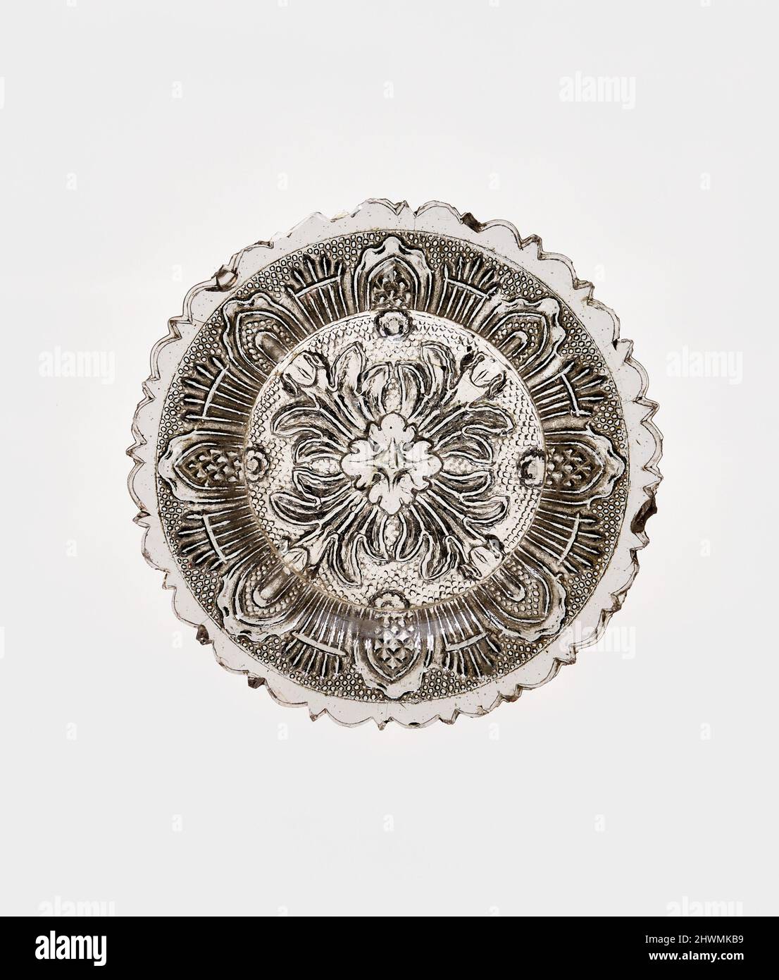 Circular glass plate design hi-res stock photography and images - Alamy
