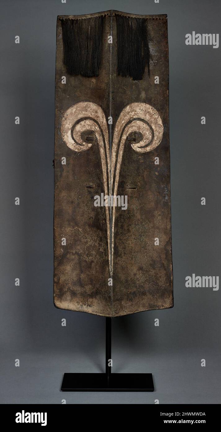 Ancient ceremonial shield hi-res stock photography and images - Alamy