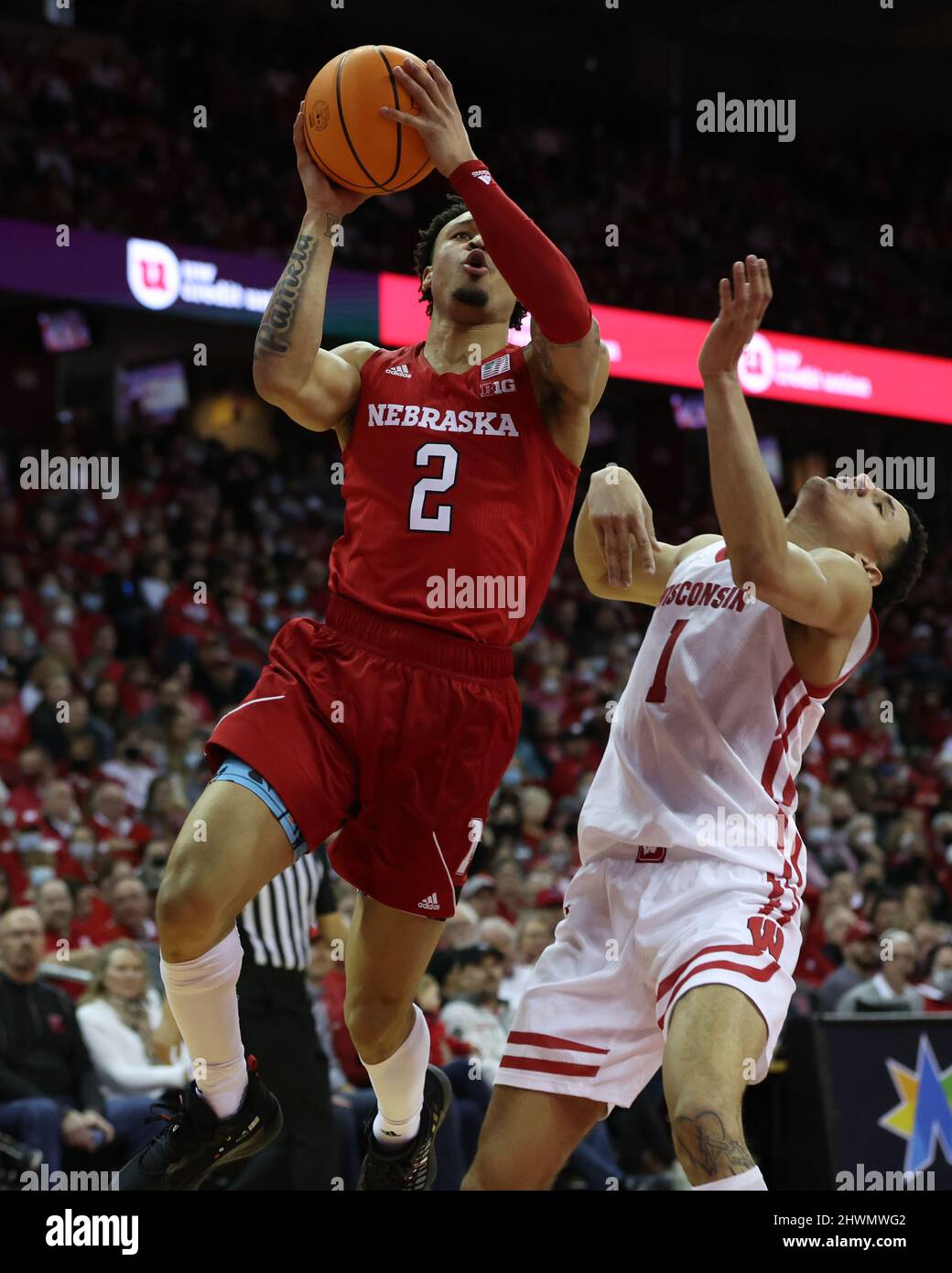 March 6, 20, 2022: Wisconsin Badgers guard Johnny Davis (1) commits a ...