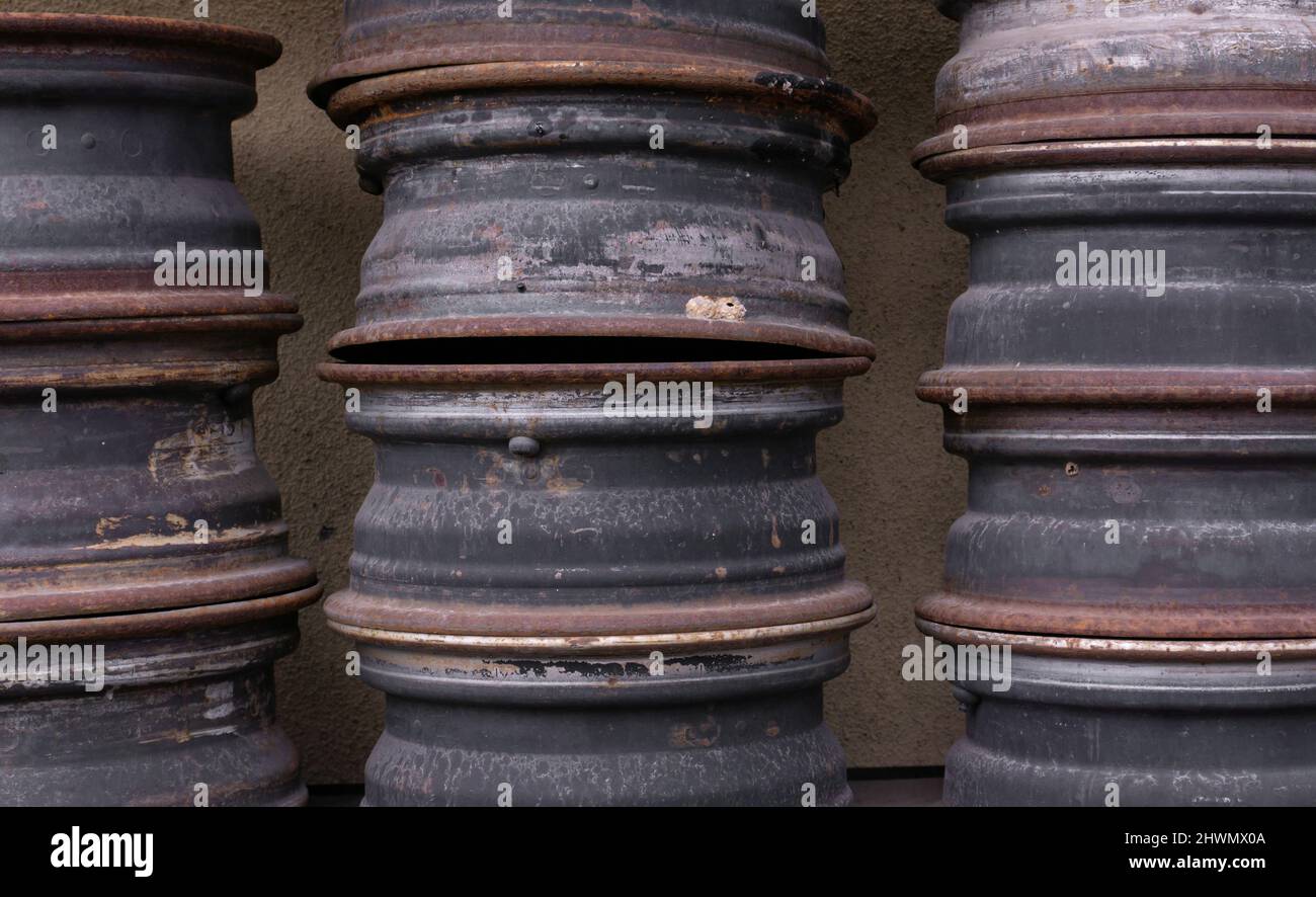 Car rims hi-res stock photography and images - Alamy