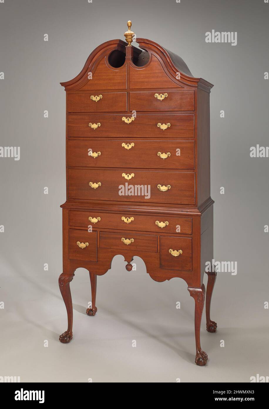 Stylish chest drawers accessories hi-res stock photography and images ...