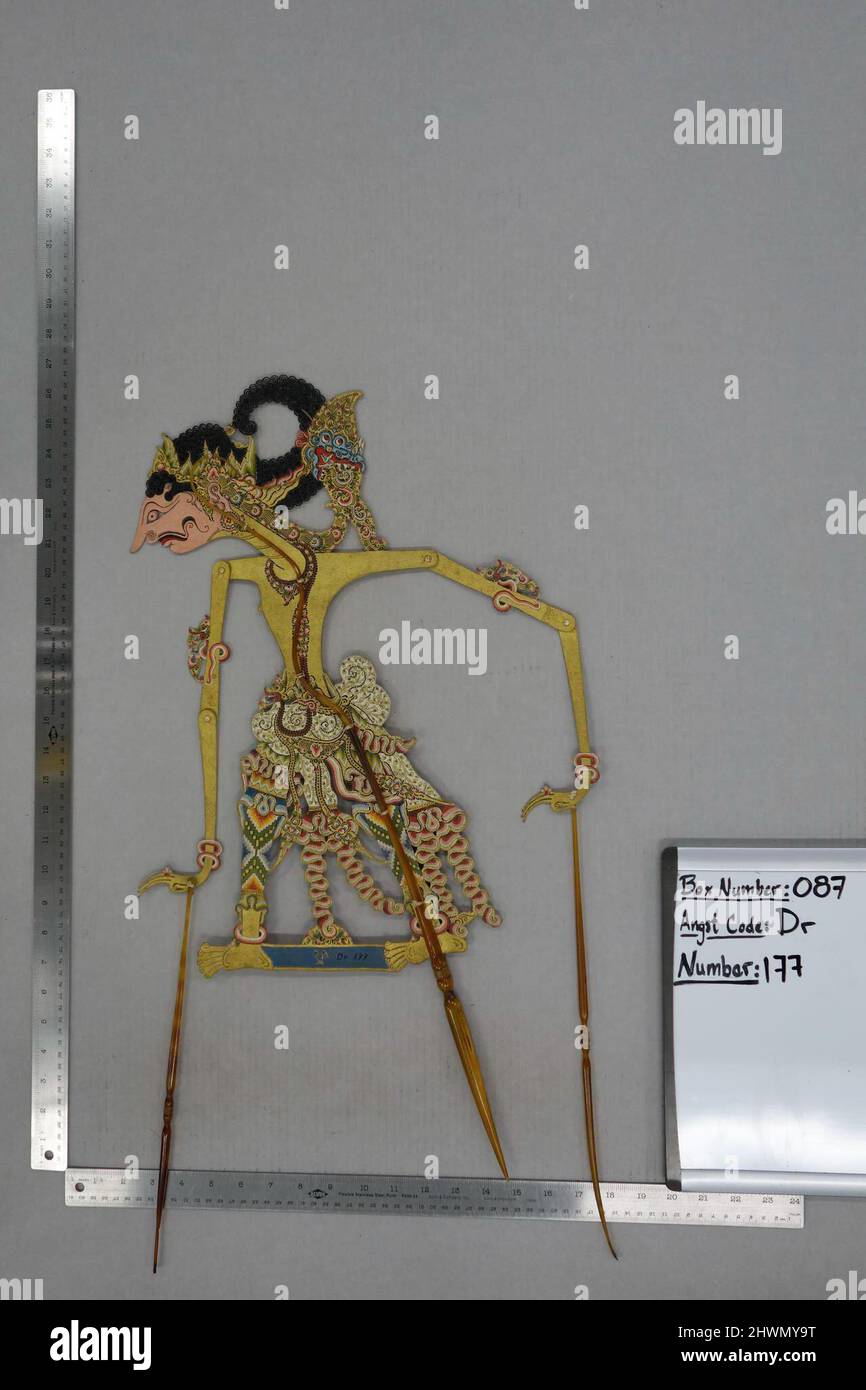 Shadow Puppet (Wayang Kulit) of Wratsangka, from the set Kyai Drajat Stock Photo - Alamy