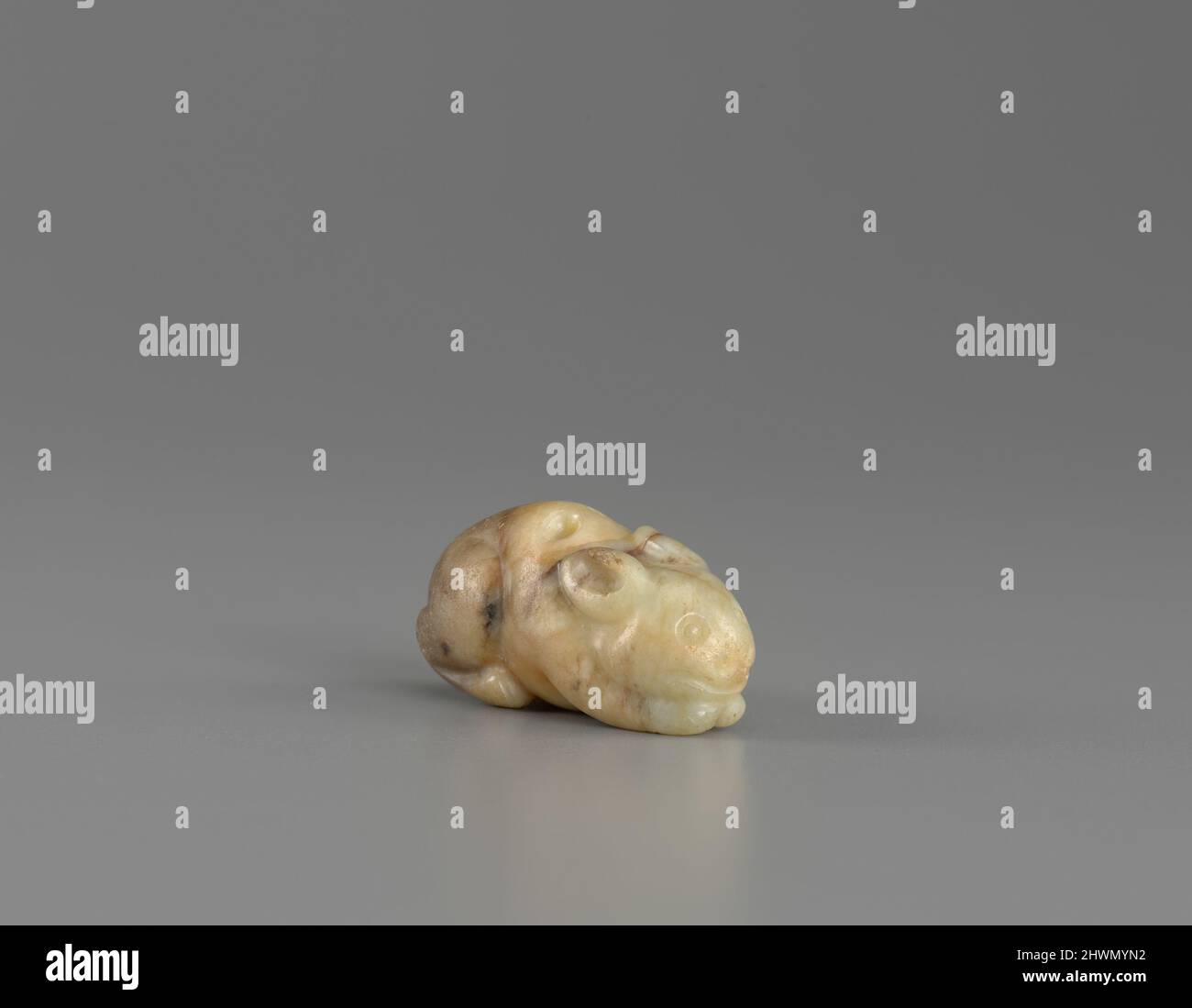 Crouching rabbit hi-res stock photography and images - Alamy