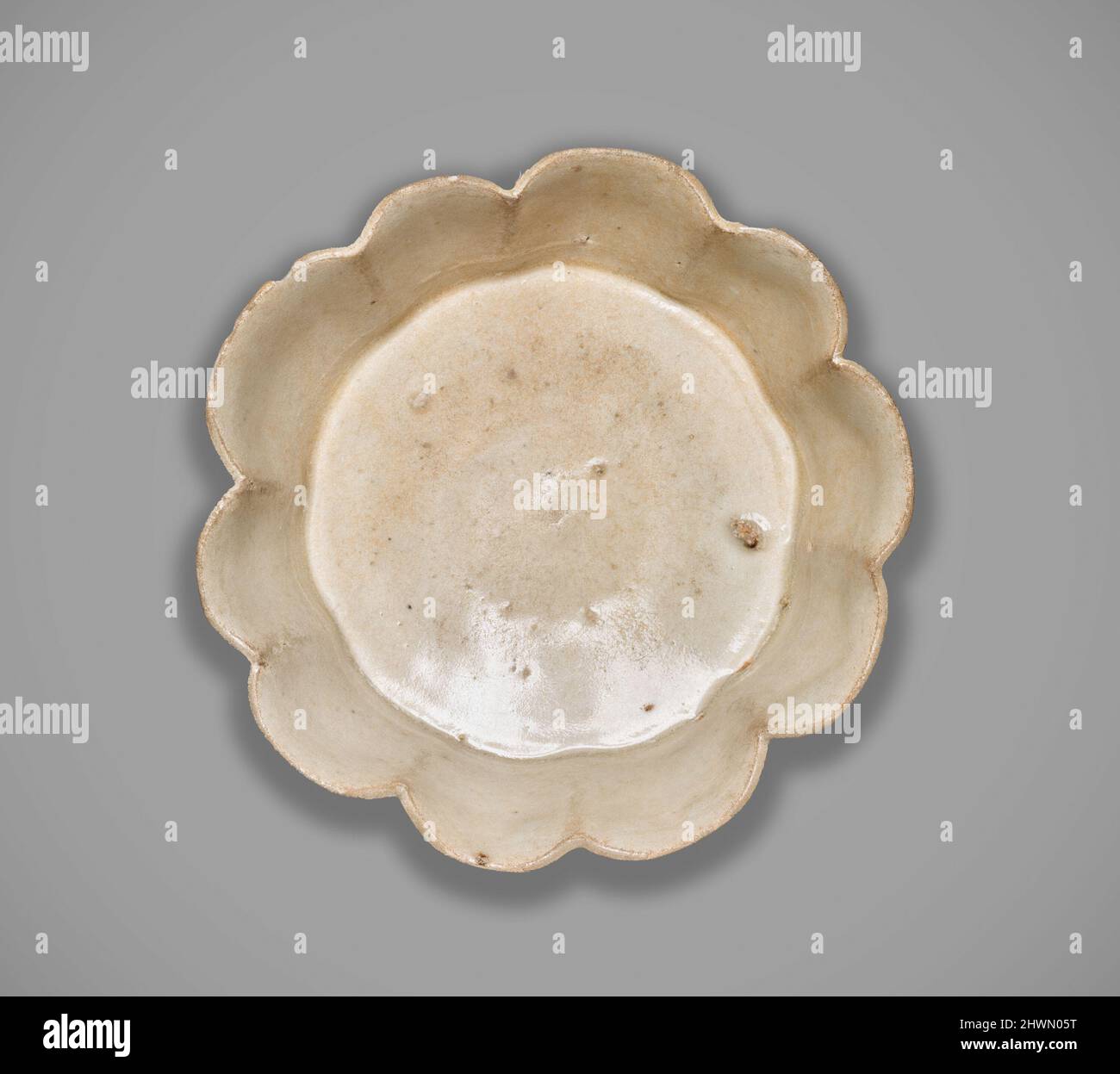 Fluted dish features hi-res stock photography and images - Alamy