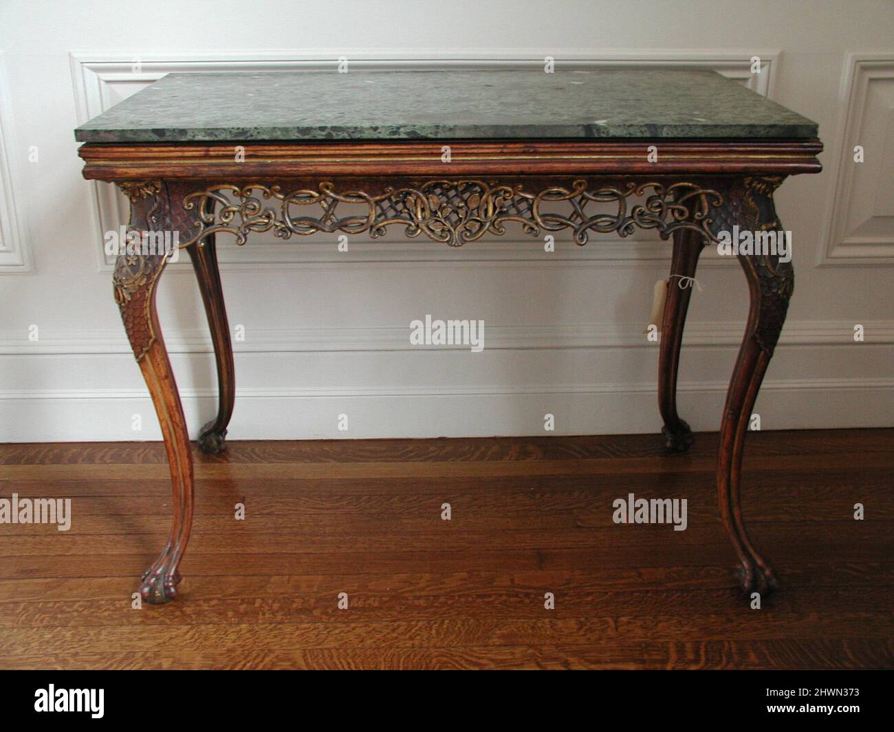 Pier table hi-res stock photography and images - Alamy