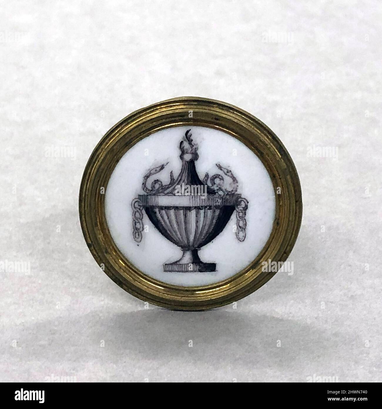 Cloak pin hi-res stock photography and images - Alamy