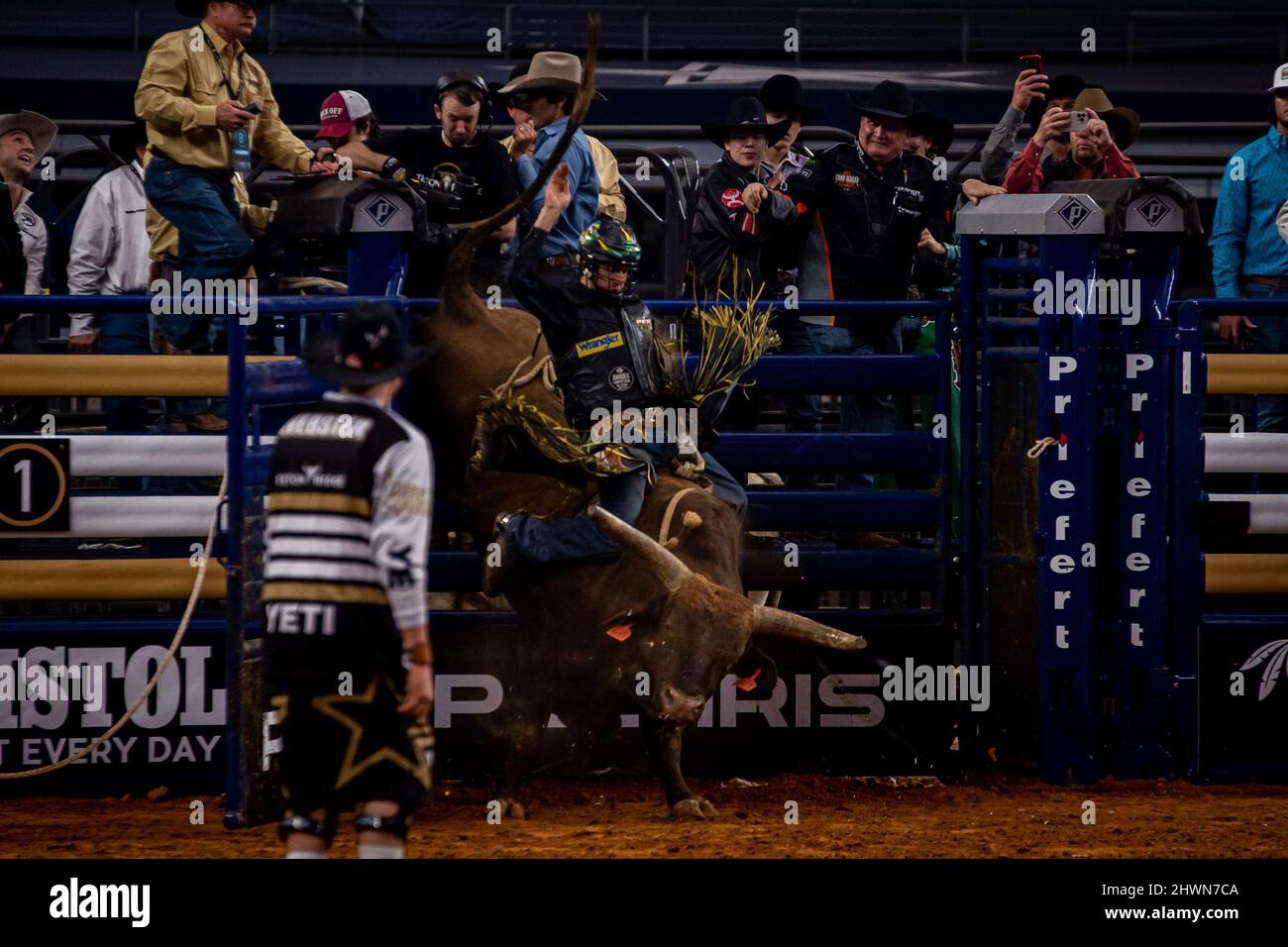 Arlington, Texas, USA. 06th Mar, 2022. Arlington TX - March 06: Dener ...
