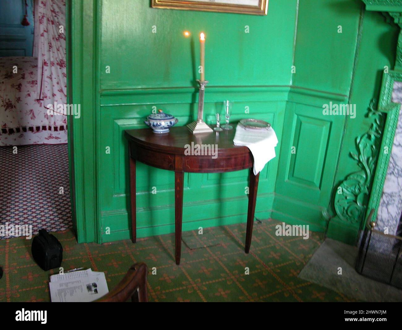 Card tables hi-res stock photography and images - Alamy