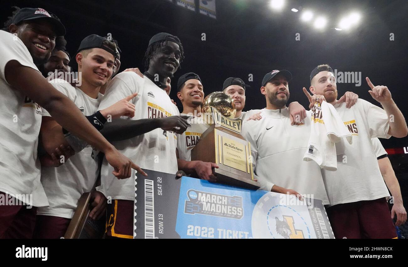 St. Louis, United States. 06th Mar, 2022. Loyola Ramblers team members ...
