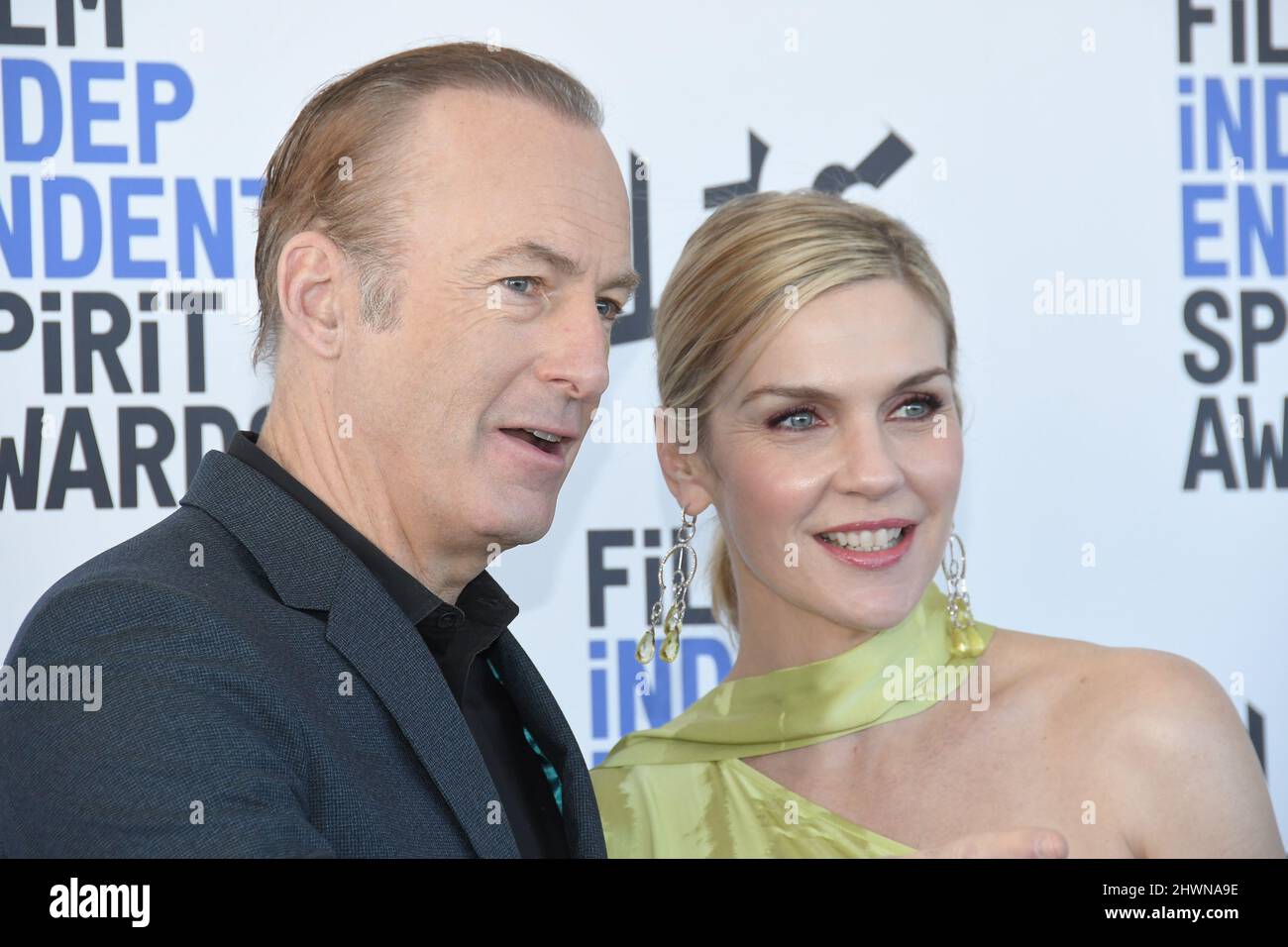Bob Odenkirk and Rhea Seehorn arrive at the 2022 Film Independent ...