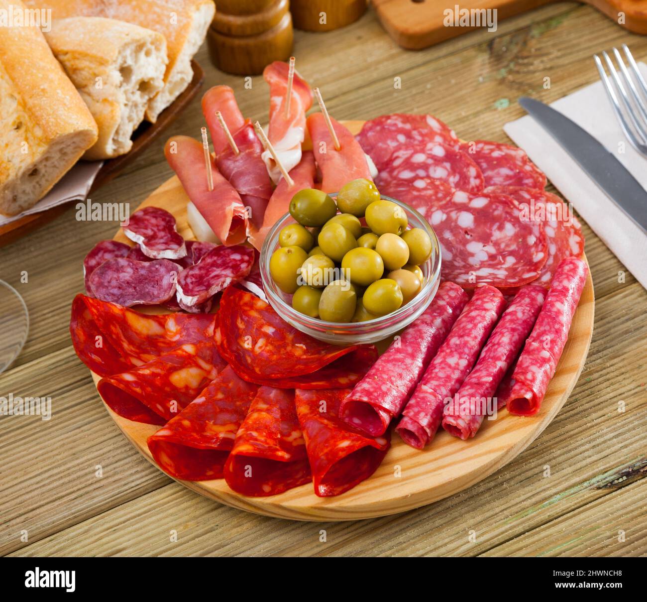 Spanish sausage sliced - chorizo, fuet, jamon, salami, bacon Stock ...