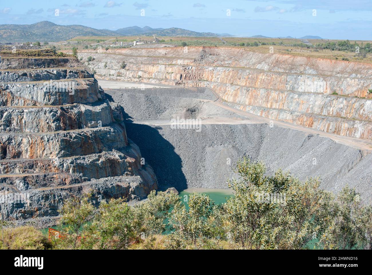 An open cut gold mine near the Queensland town of Ravenswood Stock ...
