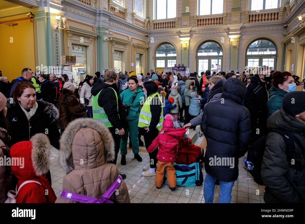 Escaping war hi-res stock photography and images - Alamy